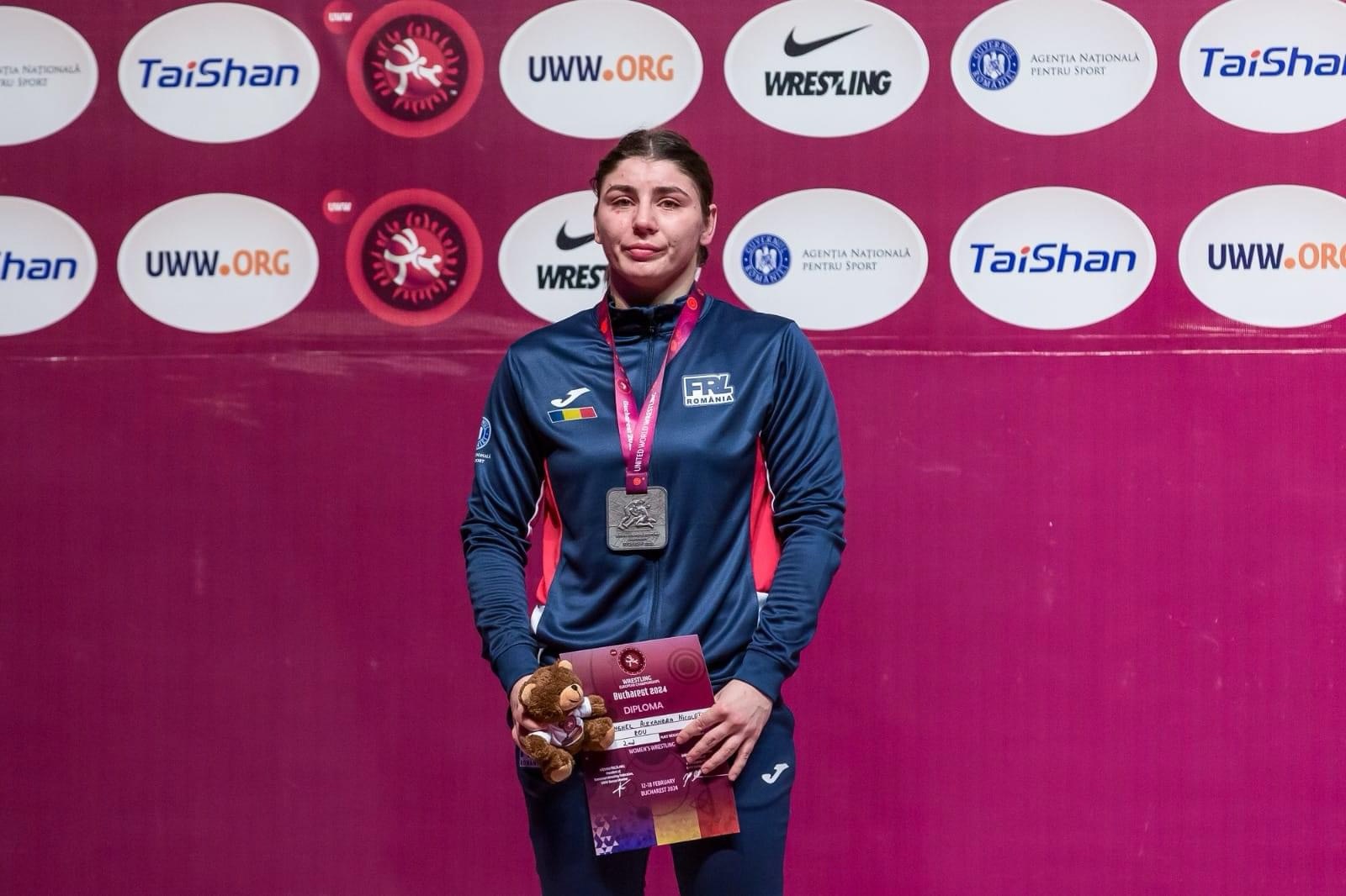 Două medalii de argint pentru România la Campionatele Europene de Lupte ...